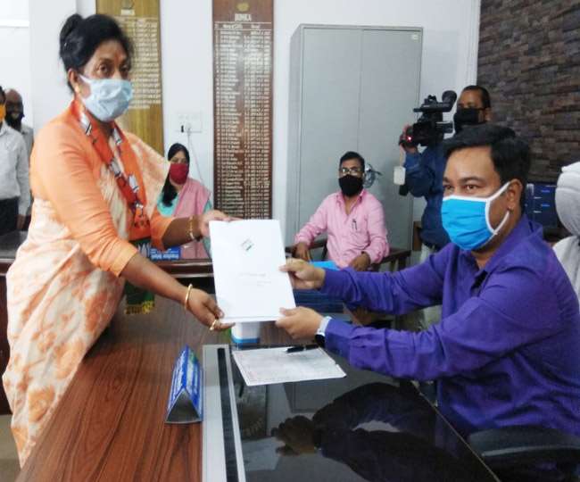 Dumka by-election: मुख्यमंत्री के भाई बसंत के खिलाफ नामांकन कर लुईस ने ...