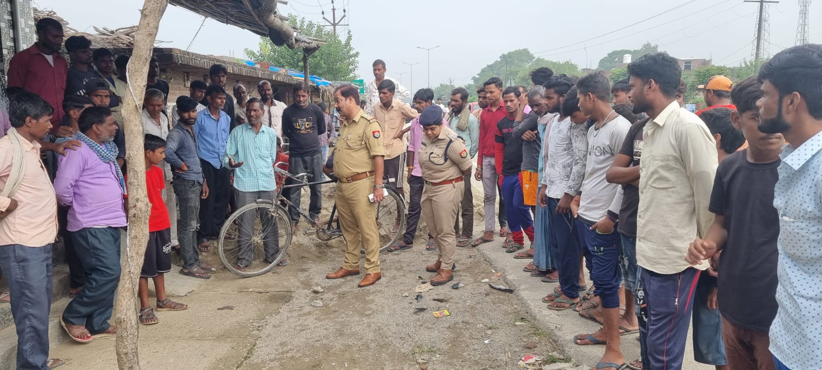 Bareilly News : बरेली में हादसा, उत्तराखंड की अनियंत्रित कार ने लोगों ...