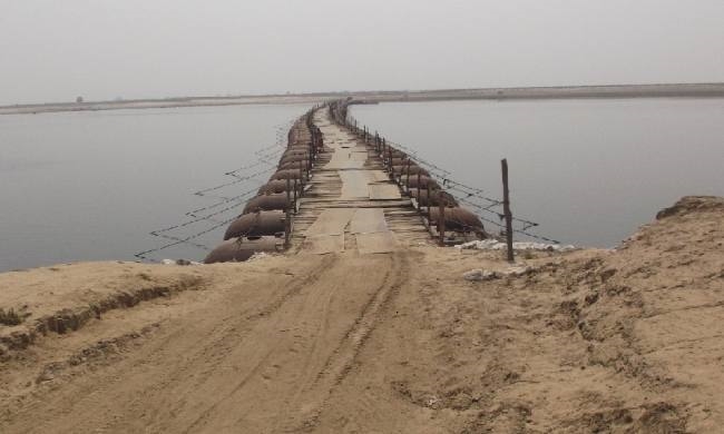 नौरंगा पीपा पुल का निर्माण न होने से बढ़ा संकट - Non-construction of ...