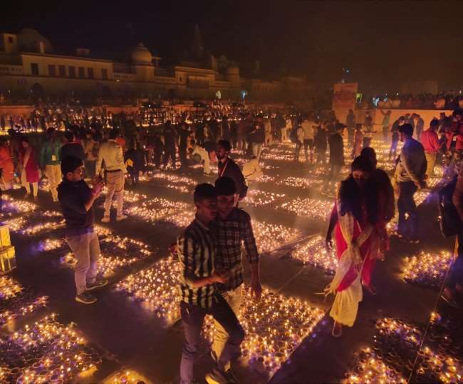 Deepotsav In Ayodhya: उमंग के दीये में उत्साह की बाती से रोशन हुई ...