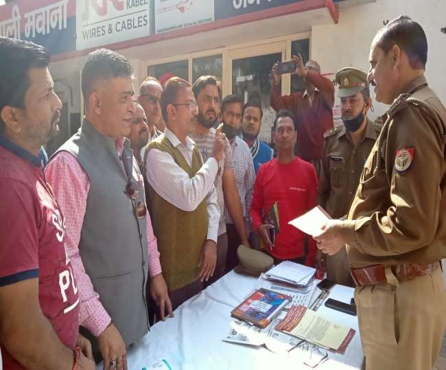 Samadhan Divas News: मेरठ के मवाना में समाधान दिवस पर व्यापारी संगठन ने ...