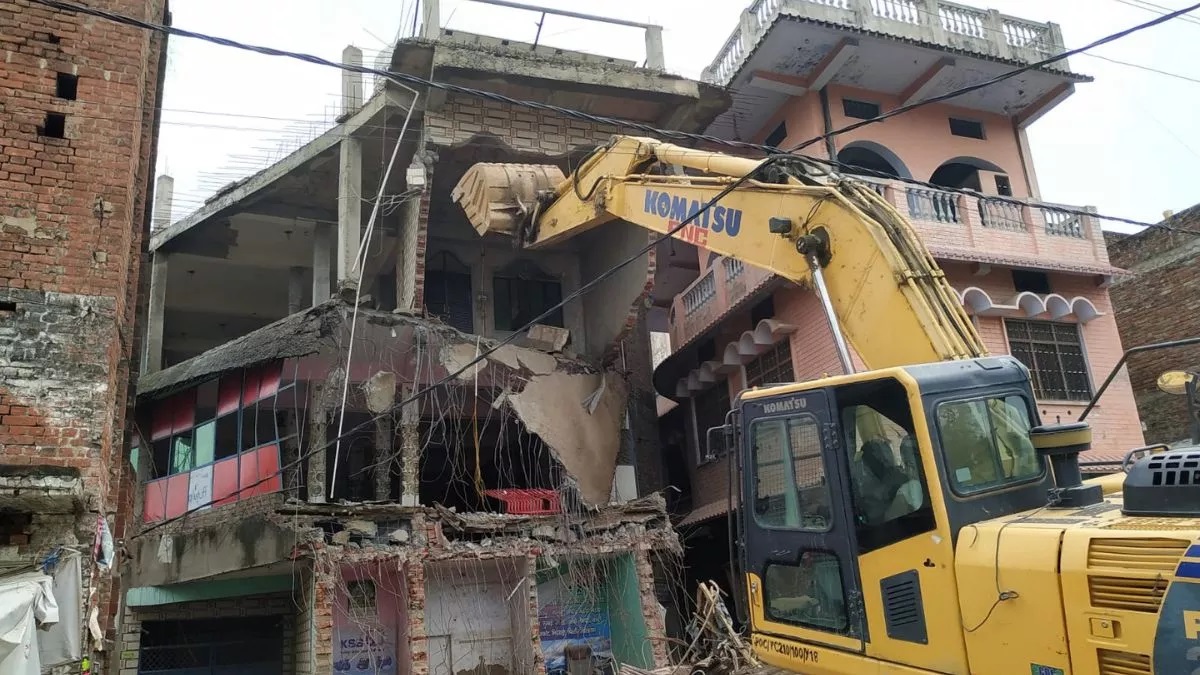 Bulldozer Action: 'आरोपी होने पर घर नहीं गिराया जा सकता, प्रशासन जज न ...