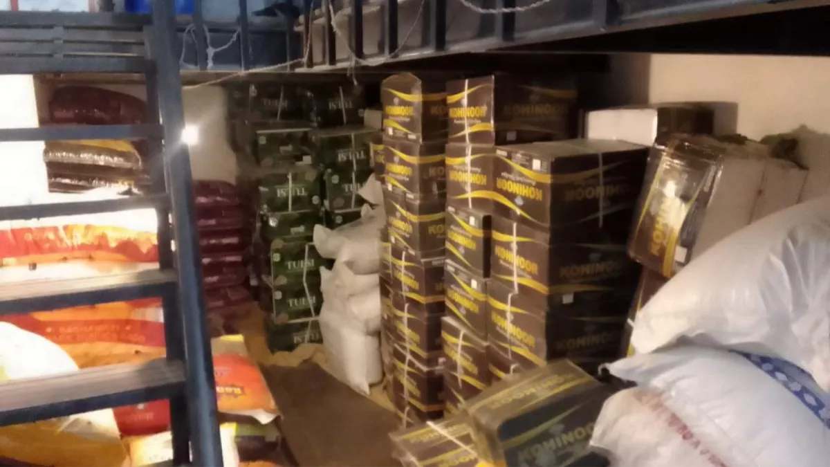 MahaKumbh 2025 का महाबाजार: महाकुंभ को लेकर मेवा बाजार उत्साहित, 250 टन ...