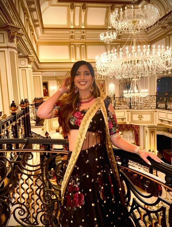 'पैसा और पावर सच को...', Rupali Ganguly पर फिर बरसीं सौतेली बेटी Esha ...