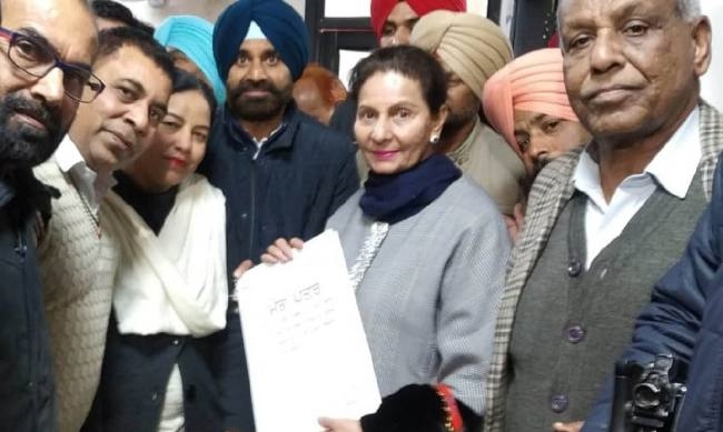 कांग्रेस नेताओं का शिष्टमंडल परनीत कौर को मिला - Delegation of Congress ...