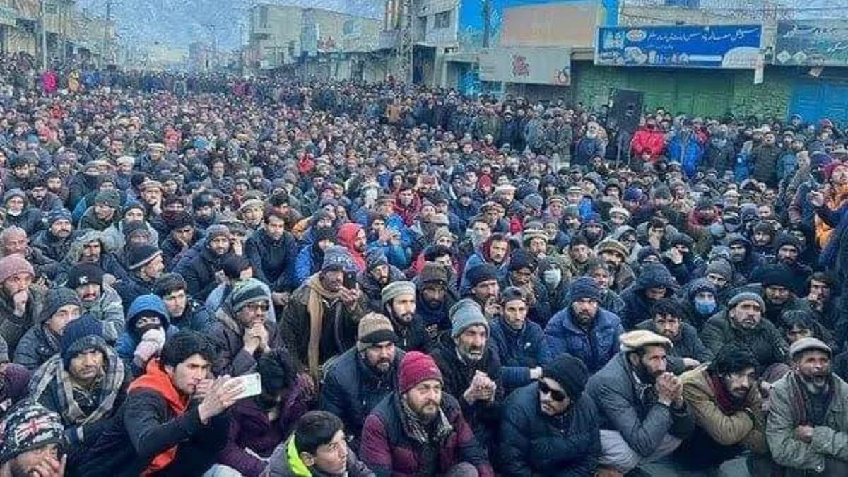 Pok को भारत में मिलाने की मांग को लेकर पाकिस्तान में हो रहा प्रदर्शन लोग बोले हमें भारत में