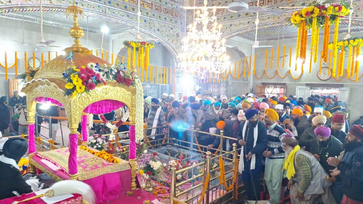 माघी मेले में देश-विदेश से पहुंच रहे श्रद्धालु, दरबार साहिब में लाखों ...