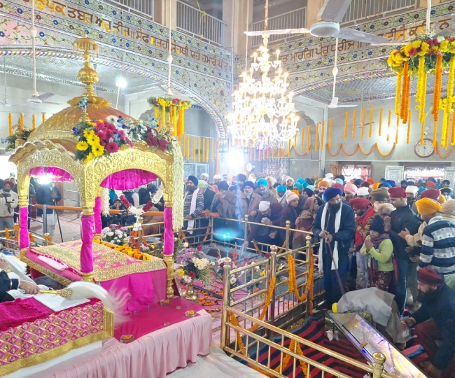 माघी मेले में देश-विदेश से पहुंच रहे श्रद्धालु, दरबार साहिब में लाखों ...
