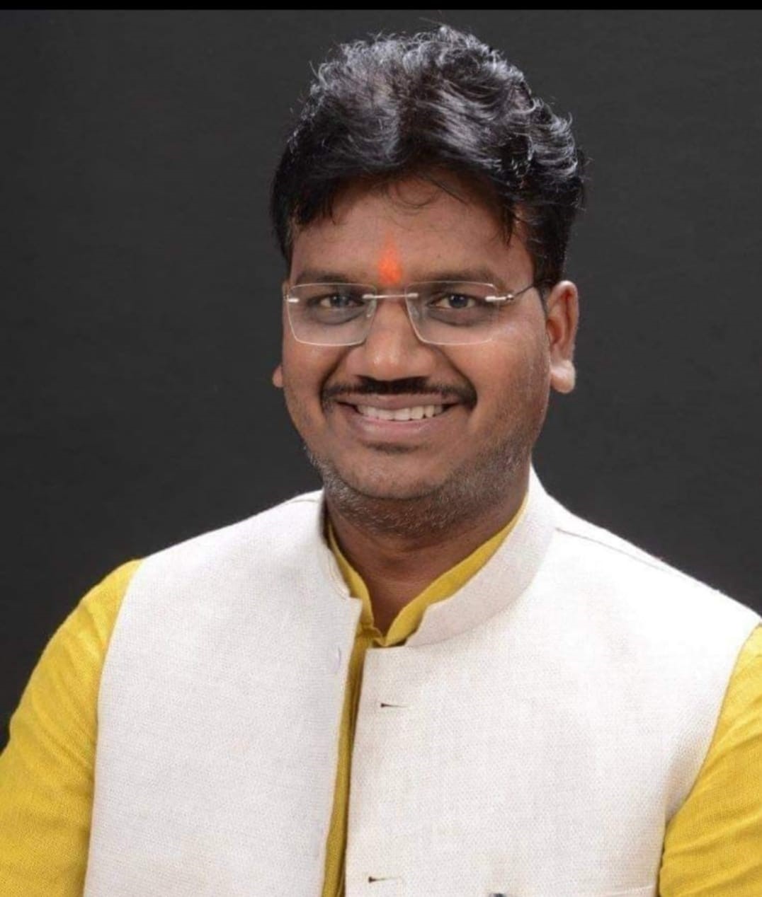 Chandrabhanu Paswan: कौन हैं चंद्रभानु पासवान? मिल्कीपुर से भाजपा ने ...