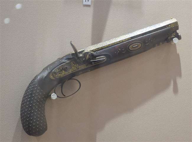 18वीं सदी के आयुध की कहानी, भारत कला भवन के धरोहरी संदूक से निकली ...