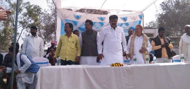 कैमूर में वार्ड सचिवों ने मंत्री को सौंपा तीन सूत्री मांगों का ज्ञापन ...