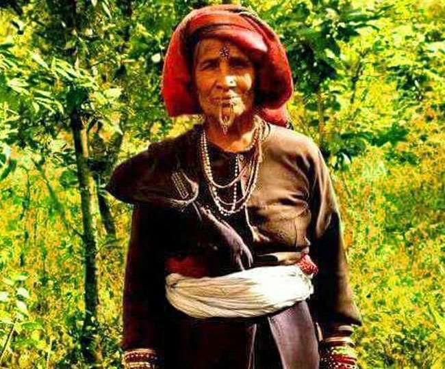 76 साल की प्रभा सेमवाल की सोच और प्रयास से बदल गई बंजर भूमि की तकदीर ...