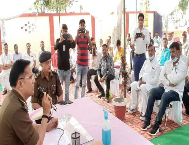 डीआइजी सुभाष चंद्र दुबे ने थाना कोतवाली सरायमीर का किया निरीक्षण, परखी ...