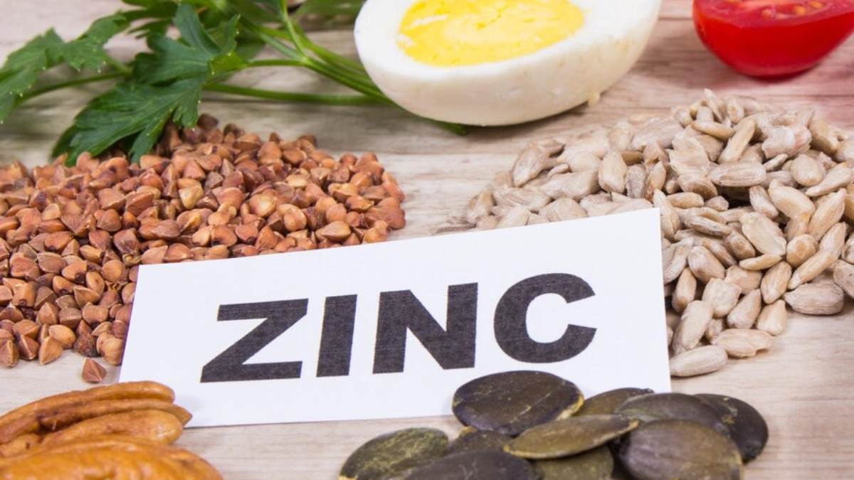 Deficiency of Zinc: स्वस्थ शरीर के लिए बेहद जरूरी है जिंक, इन लक्षणों ...