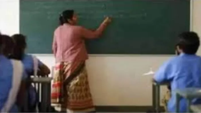 Gaya News: गया के स्कूल में उर्दू प्रार्थना को लेकर हुए विवाद में बड़ा एक्शन, प्रिसिंपल और ...