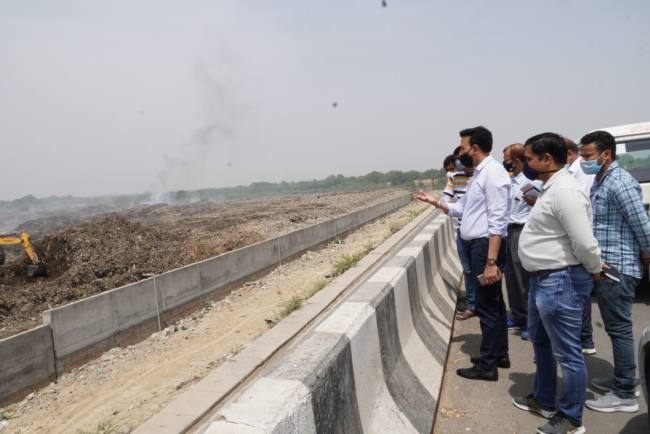 कचरा डंपिग स्थान बदलेगा निगम, चीफ इंजीनियर ने नए चिन्हित स्थान तक सड़क ...