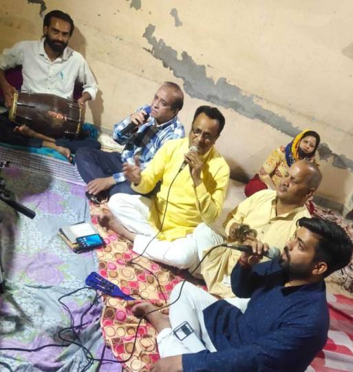 भक्तों ने की मां शैलपुत्री की उपासना - First worshiped Navratri Maa ...