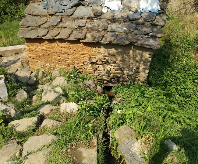 Gharat : पहाडों पर घराट में गेहूं पीसते हैं लोग, तस्वीर में देखें कैसे ...