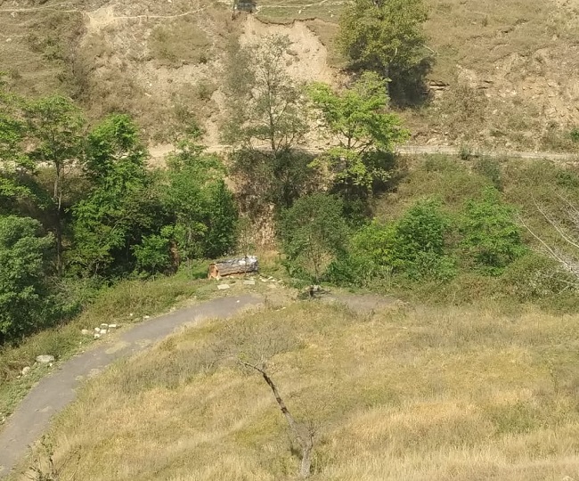 Gharat : पहाडों पर घराट में गेहूं पीसते हैं लोग, तस्वीर में देखें कैसे ...