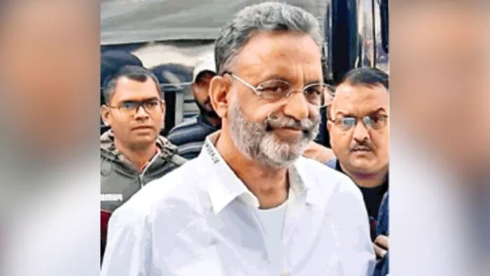UP News: मुख्तार अंसारी की मौत के बाद यूपी पुलिस की बड़ी कार्रवाई, इस ...