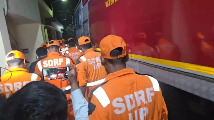 Lucknow Fire: लखनऊ के लोकबंधु अस्पताल में लगी भीषण आग, 40 मरीजों को ...