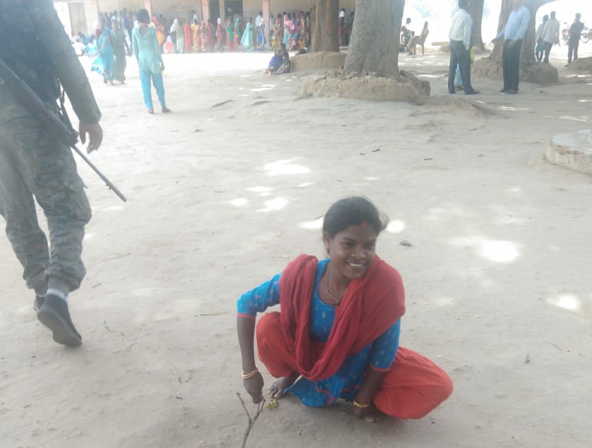 Jharkhand Panchayat Chunav: गांव की सरकार बनाने के लिए दिव्यांग वोटरों ...