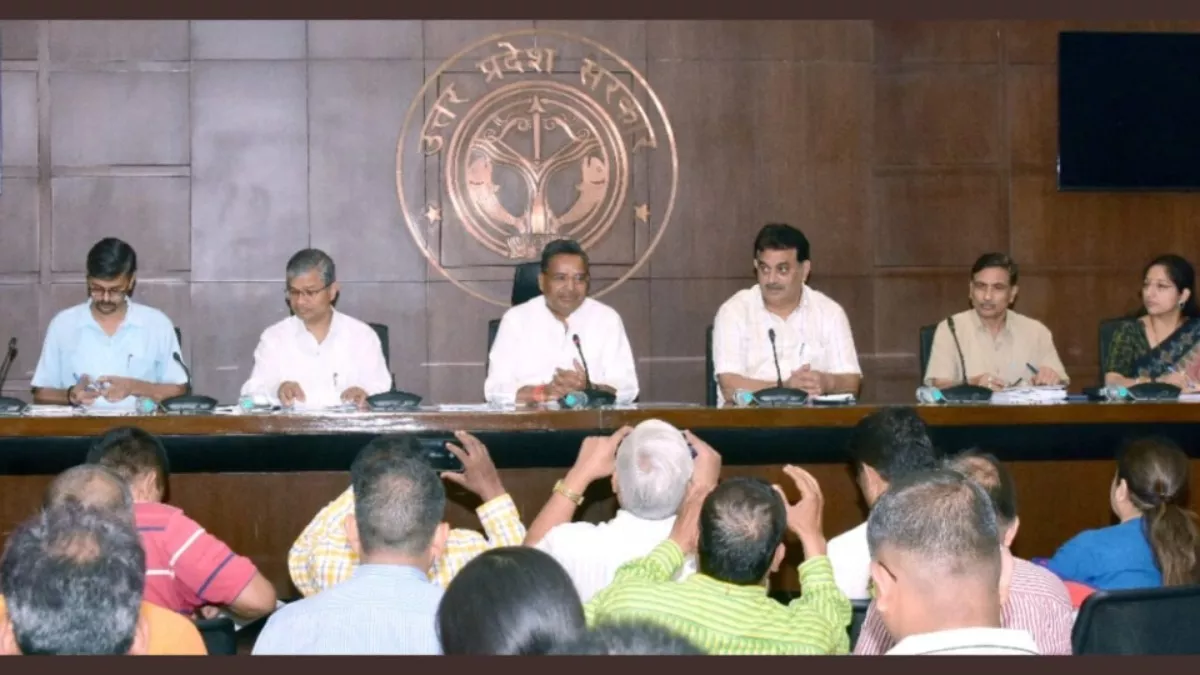 UP Government 100 Days: लखनऊ में बोले पर्यटन एवं संस्कृति मंत्री ... UP Government 100 Days: लखनऊ में बोले पर्यटन एवं संस्कृति मंत्री ...