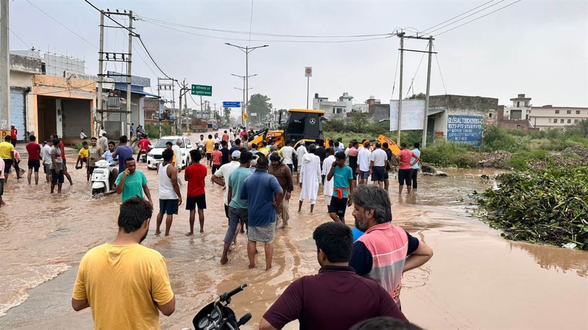 Kaithal: तबाही मचा रही घग्गर नदी, हांसी-बुटाना नहर को तोड़ चीका पहुंचा पानी; सेना ने संभाला ...