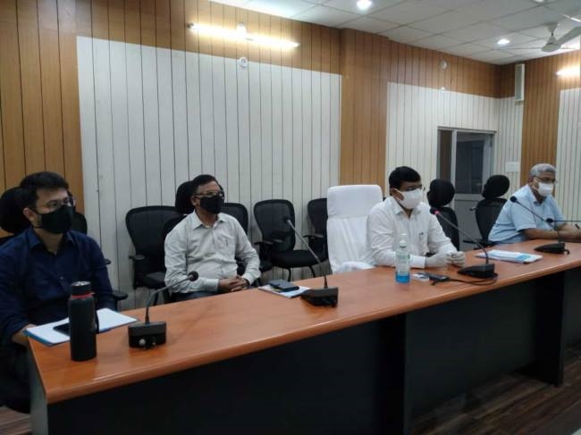 कोविड 19 के इलाज में आत्मनिर्भर बनेगा जिला : डीएम - District will ...