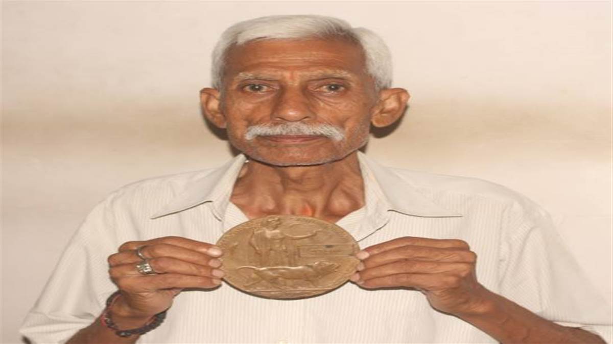 आजाद हिद फौज का हिस्सा रहकर दिलाई थी आजादी - Freedom was given by being ...