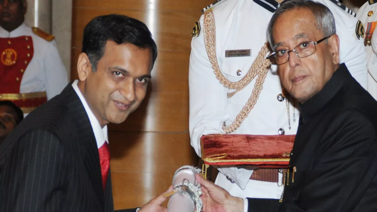 Comedian Raju Srivastava: कई नामी हस्तियों को नई जिंदगी दे चुके Doctor Nitish Naik कर रहे राजू ...