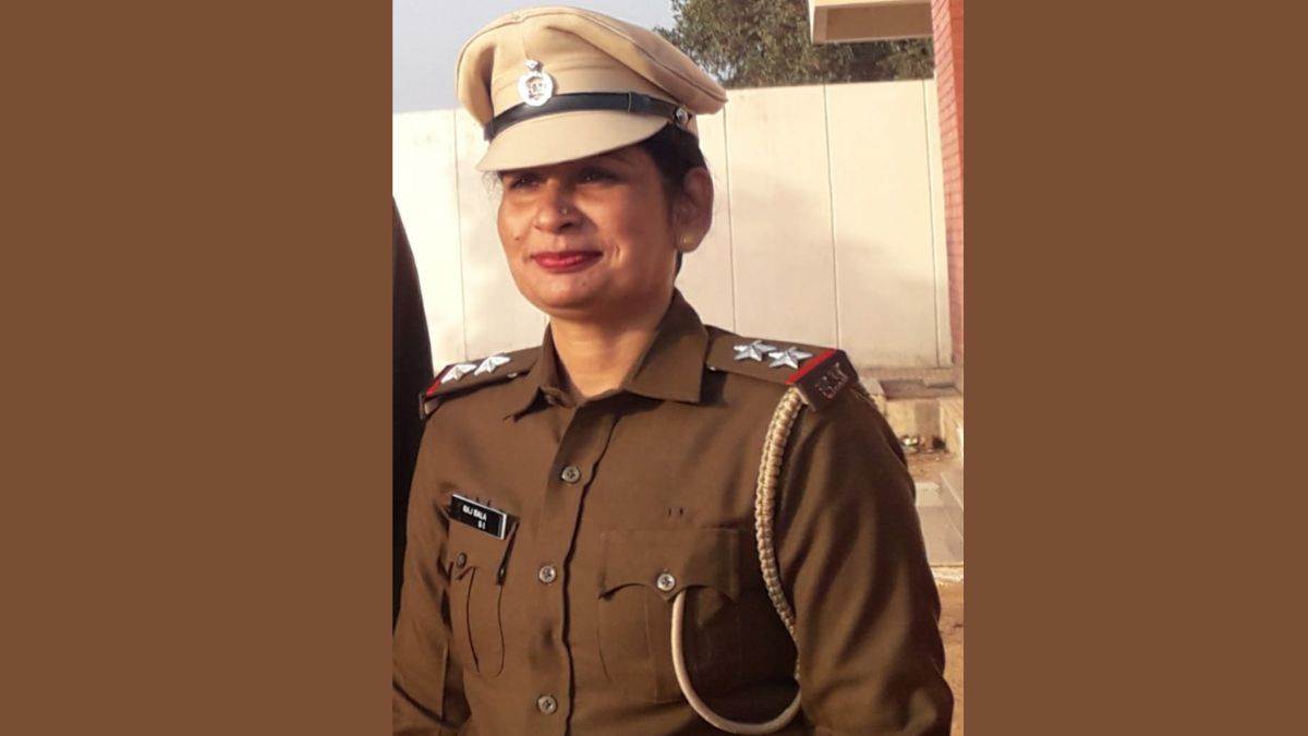 Gurugram: साइबर क्राइम से निपटने के गुर सिखाने वाली महिला सब इंस्पेक्टर ...