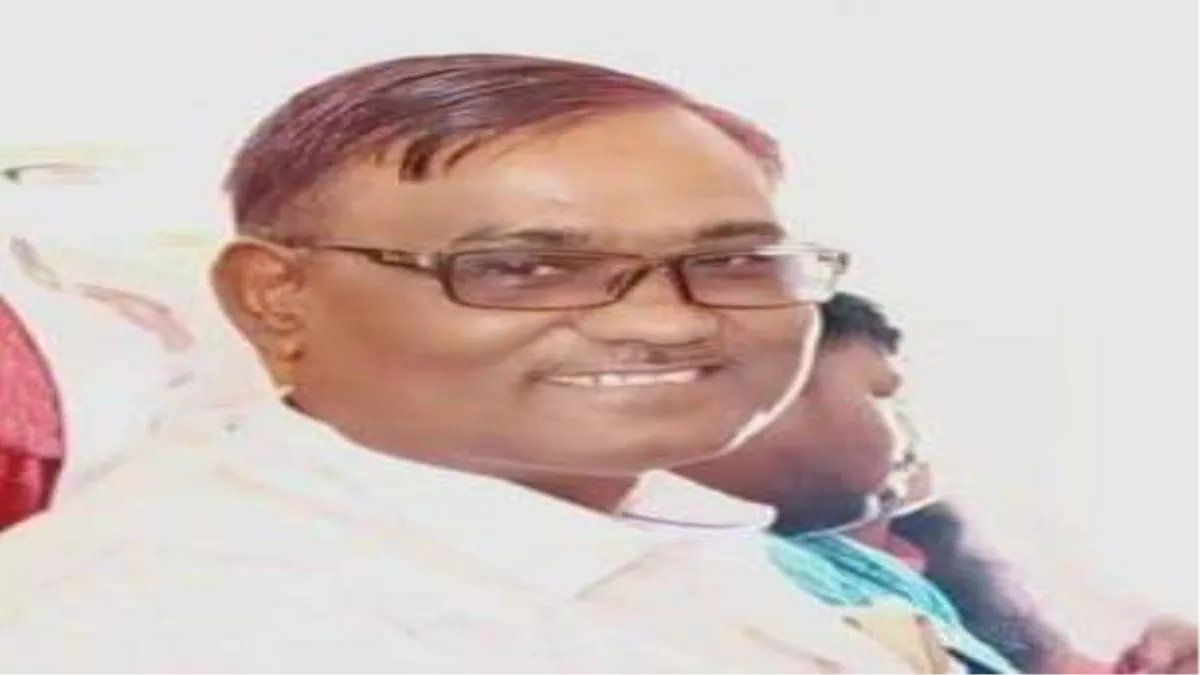 UP Politics : गाजीपुर में सुभासपा से जखनियां के पूर्व विधायक त्रिवेणीराम ने ओमप्रकाश पर लगाया ...