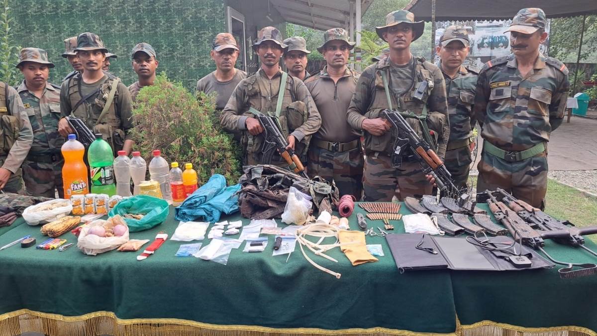 Rajouri: घने जंगल, पहाड़ और कच्चे रास्ते... मुश्किलों का सामना कर दो ...