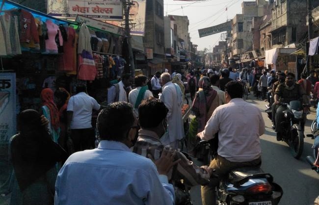 बाजारों में दिखा दीपोत्सव का उत्साह - Mainpuri: the excitement of the ...