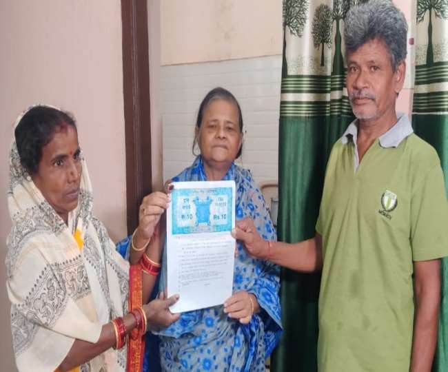 Odisha: वृद्धा ने रिक्शा चालक को सौंप दी करोड़ों की संपत्ति - Old woman ...