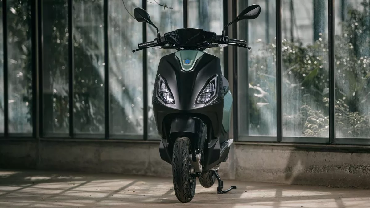 Piaggio Electric Scooter: पियाजियो ने पेश किया नया इलेक्ट्रिक स्कूटर ...
