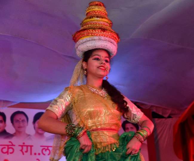 सिर पर मटकी रखकर नृत्य तो कभी परात की धार पर थिरकना मिलिए लखनऊ की बाल ...