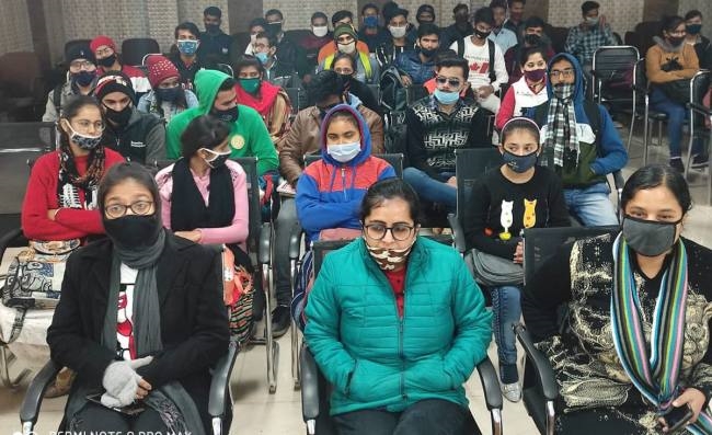 एसडी पीजी कालेज में मनाया मकर संक्रांति पर्व - Makar Sankranti festival ...