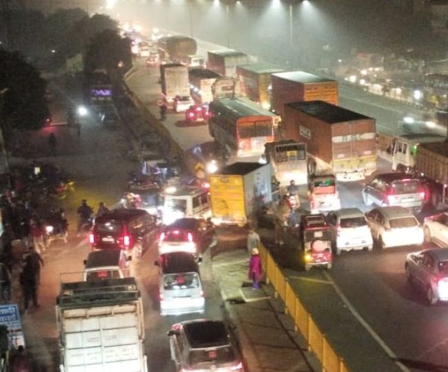 मथुरा के ट्रैफिक जाम में फंसे एसएसपी तो आ गई शामत! पहले लगाई लताड़ फिर ...