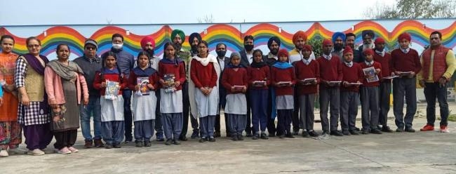 सरकारी स्कूल कपूरे के विद्यार्थियों को किया सम्मानित - Students of ...