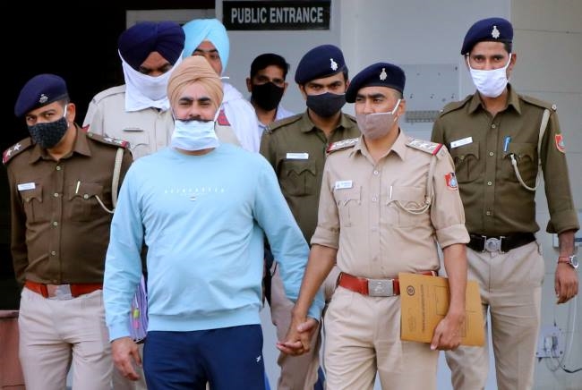 कोठी प्रकरण : एचसीएस अधिकारी मनोज खत्री, तत्कालीन क्लर्क और पीओ को समन ...