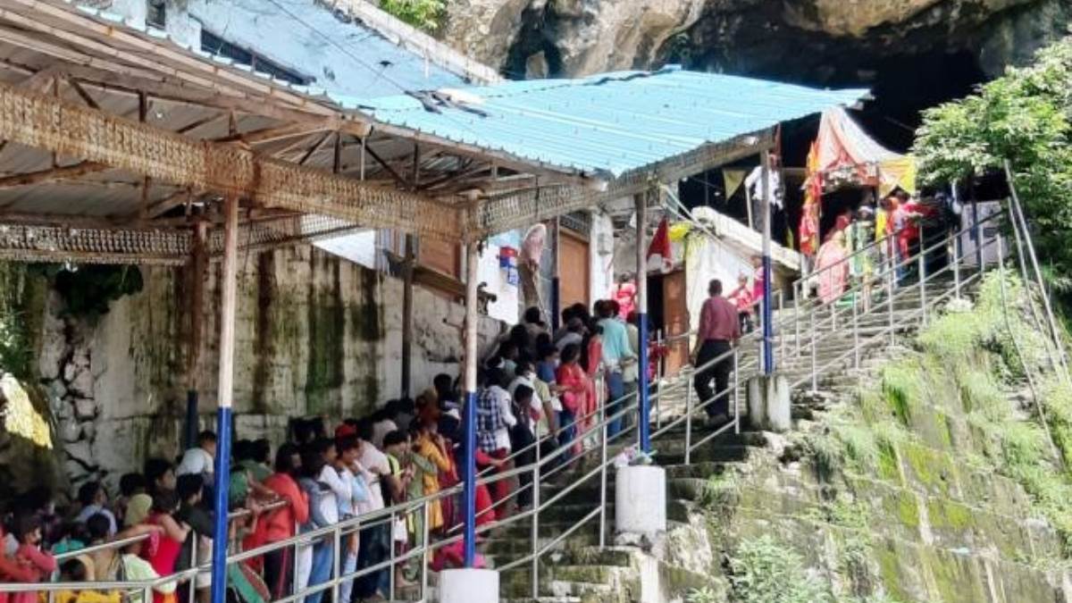 Shivkhori News: शिवखोड़ी में लगा श्रद्धालुओं का जमावड़ा, 28 हजार भक्तों ...