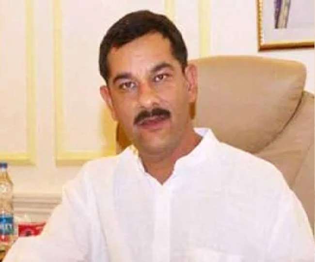 यूपी विधानसभा चुनाव में कांग्रेस की हार की समीक्षा करने लखनऊ पहुंचे ...