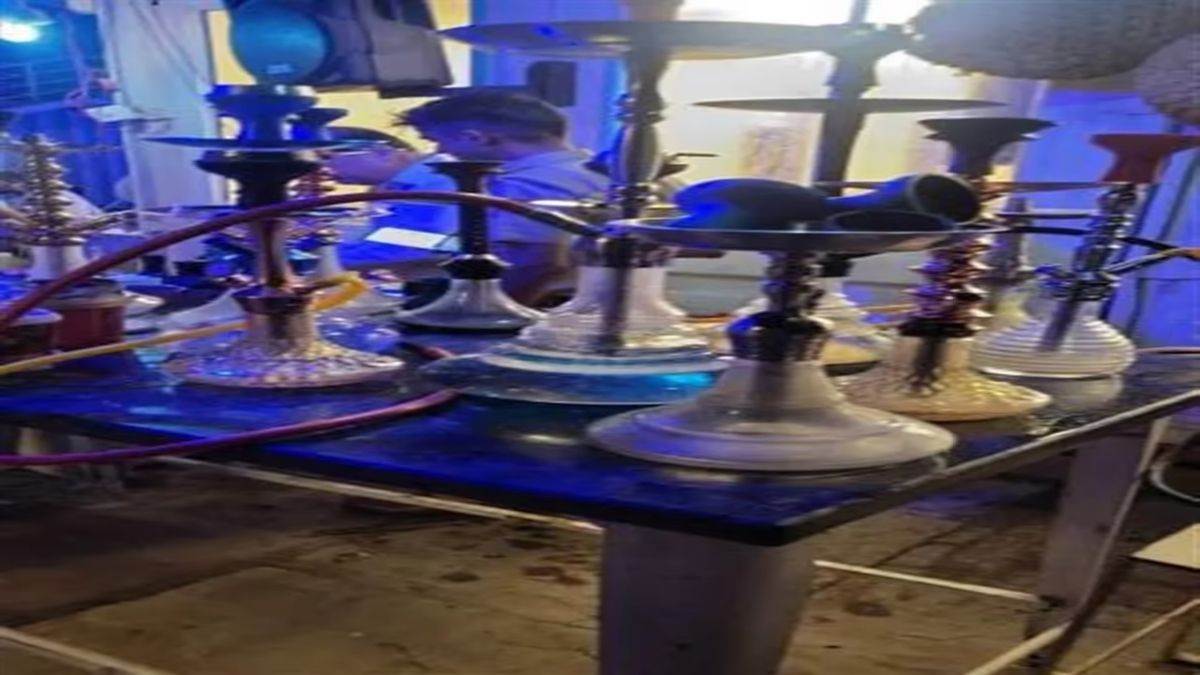 Prayagraj News: रेस्टोरेंट की आड़ में चल रहा था हुक्का बार, पुलिस ने ...