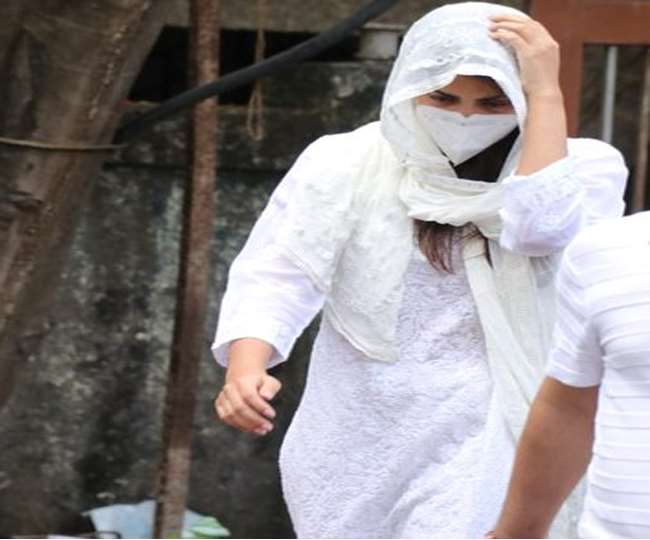 Sushant Singh Rajput Death Mystery: सुशांंत की जिन्दगी में आखिर कौन थी ... Sushant Singh Rajput Death Mystery: सुशांंत की जिन्दगी में आखिर कौन थी ...