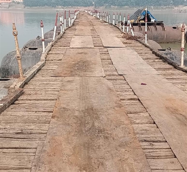 आज से बंद होगा नगवा चोचकपुर घाट पर बना पीपा पुल - Pipa bridge built on ...
