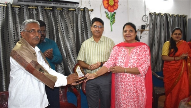 स्वाधीनता सेनानियों के परिवार के लिए सम्मान समारोह - Sambalpur: Honor ...