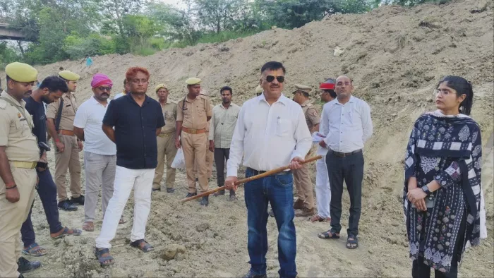 जनसहयोग से सजीव हो उठी जौनपुर की सांस्कृतिक धरोहर पीली नदी - Jaunpur ...