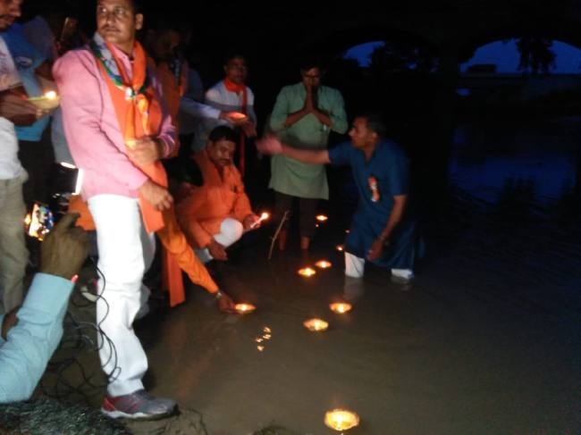 शहीदों के नाम कल्याणी में हुआ दीपदान - deep dan